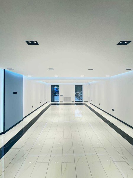 Продается нежилое на Ц-6. Вдоль дороги. С арендатором 3300$