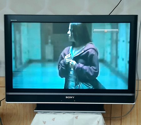 Телевизор  SONY 32 диагональ.  LCD.