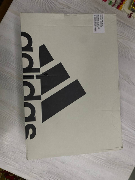 Кровкт adidas оригинал америка