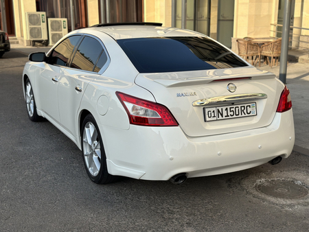 Nissan Maxima 17,000 12 oyga