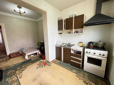 Продаётся квартиры 3/3/5 на Юнусабадском районе 17-й квартал (J2383)