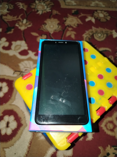 Artel telefon sotiladi!