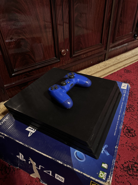 Playstation 4 pro 1TB