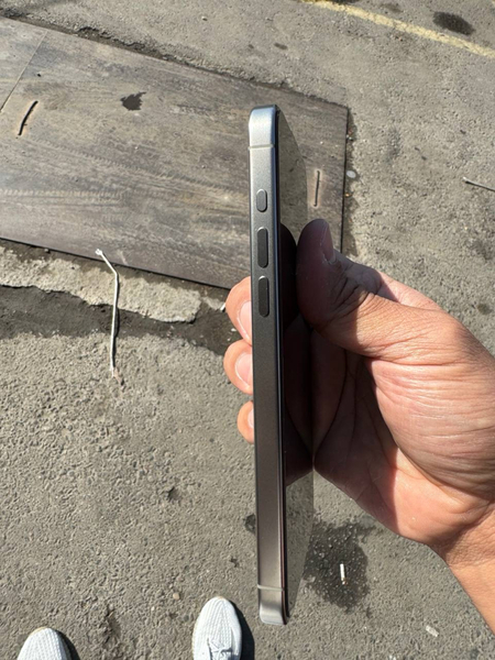 Iphone 15 pro max 256 Gb rangi natural titanum holati edial