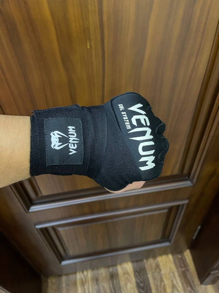 Перчатки от Venum