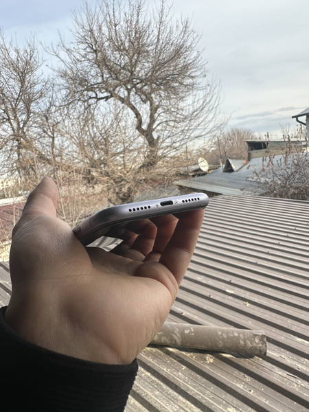 Iphone 11 holat zor ishlashida ayb yoq srochni sotladi pul zarur