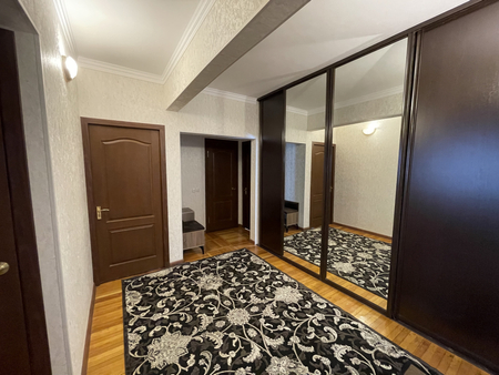 Сдаётся квартира 4/9/9, Метро Ойбек (Айбек). Аренда квартиры в центре.