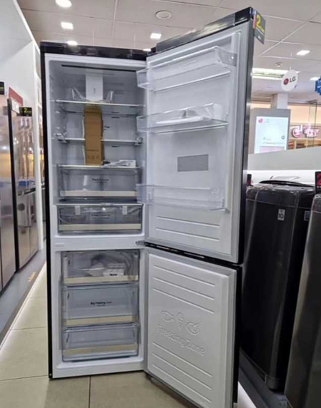 Холодильник LG Smart Inverter compressor Door Cooling+ (341L) Доставка