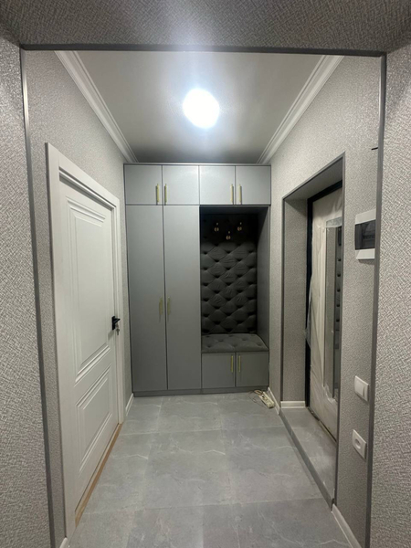 Срочно!!! Продам Юнусабад-4 2/4/9 отд вход