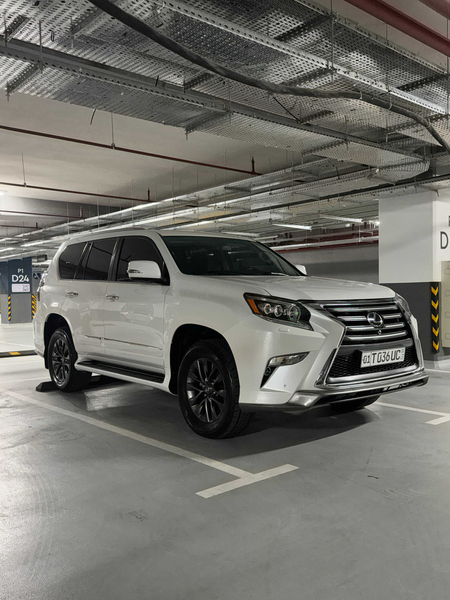 Lexus GX460  сотилади!