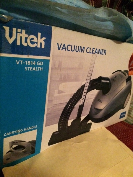 Пылесос Vitek, 1600 W, новый в упаковке.