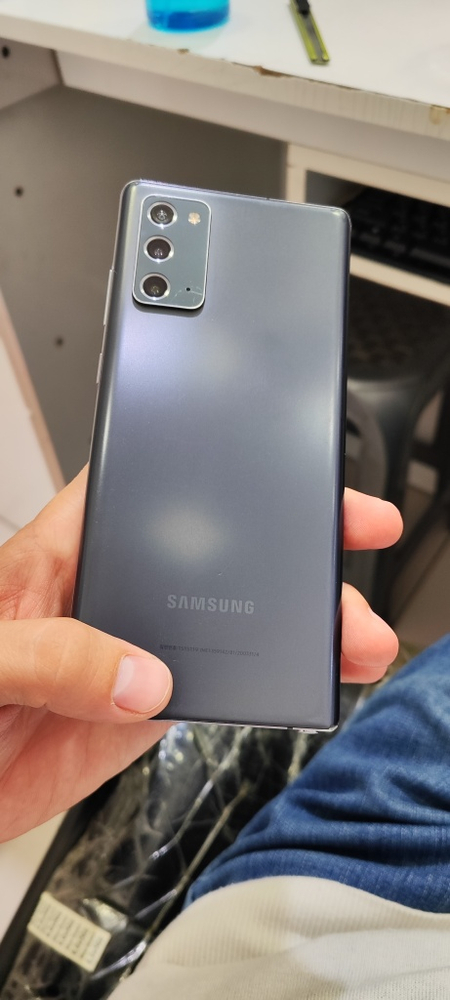 Samsung Note 20.
