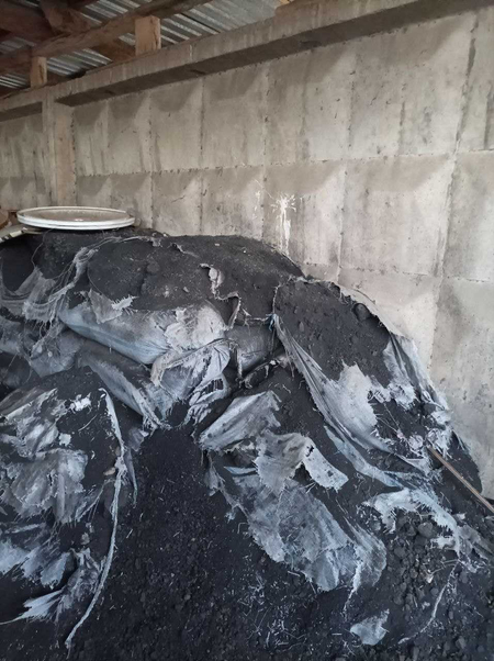 Уголью. Кумирнинг майдаси сотилади 300 сум 1 кг., 6 тонна бор.