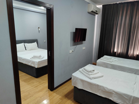 Grand Avenue Hotel