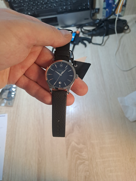 Часы швейцарские женские victorinox swiss army