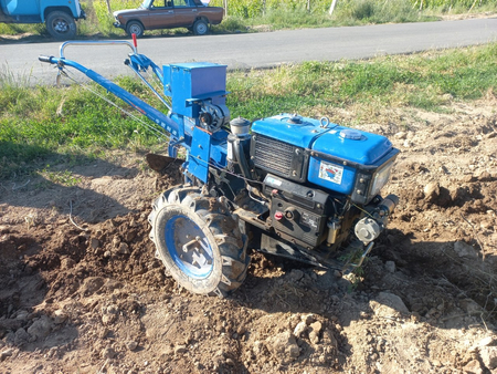 Mini Traktor yangi