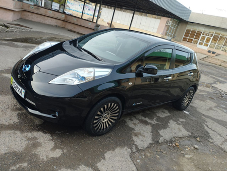 Nissan leaf elektromobil sotiladi