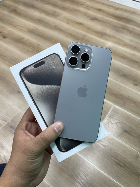 Iphone 15 pro max karobka idealni 100% tozza