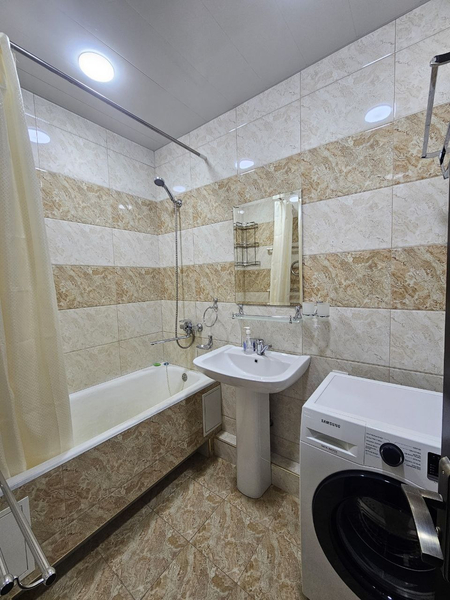 Срочно! Продажа. 4/7/9. Массив Строитель
