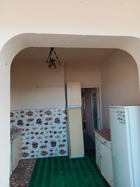 3 xonali dom shoshilinch sotiladi