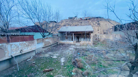 6.6 сотикли ховли (ер) сотилади Дехкон куча