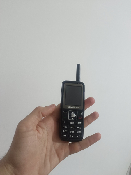 Uzmobile B5 CDMA 95 li tushadi Ishlashi zo\\\'r.