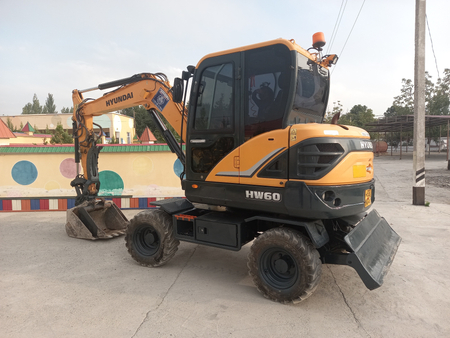 Miniy   Ekskavator - Hyundai HW60