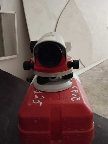 Leica niviler NA730plus