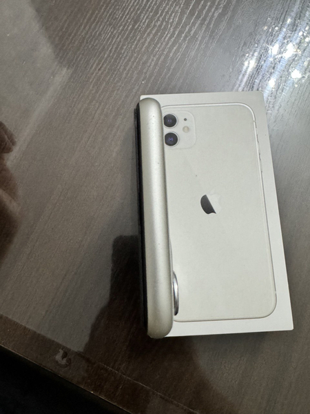 Продается Iphone- 11 айфон. 11 128-гб