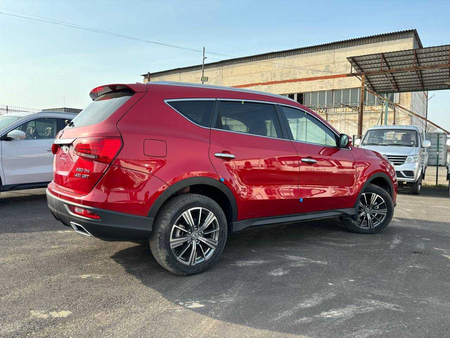 DongFeng Glory 580 Pro красного цвета