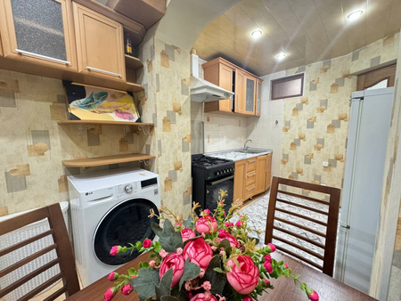 Сдаётся Чиланзар 1 2в3 2 этаж.