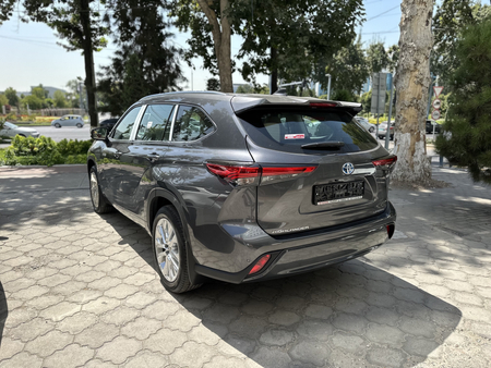 Toyota Highlander Hybrid 2023