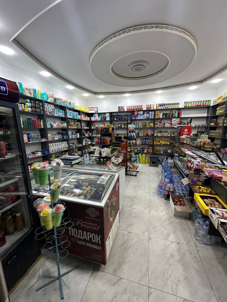 Arenda magazin ichida molli bilan