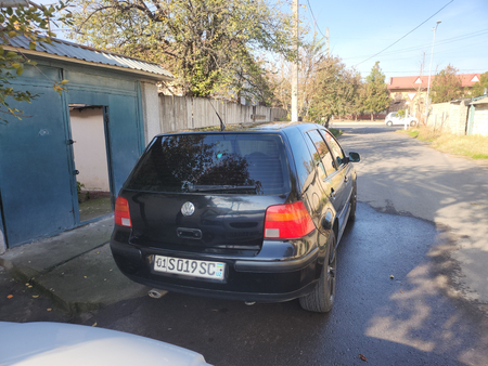 Фольксваген гольф 4сотилади