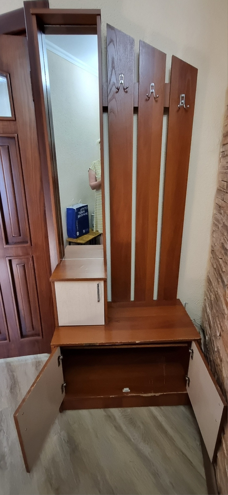 Прихожаю с зеркалом б/у