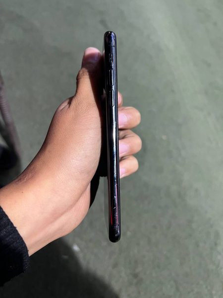 iohone xs sotiladi