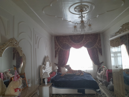 Hovli sotiladi 150.000