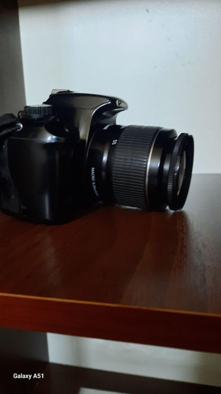 Canon D1100 photoapparat