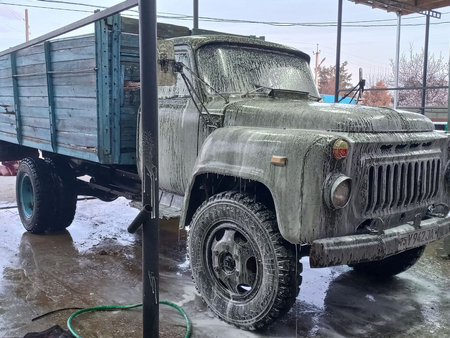 Газ 52 юк машина сотилади