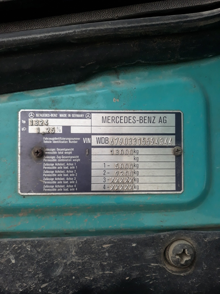 Mersedes-Benz 1324