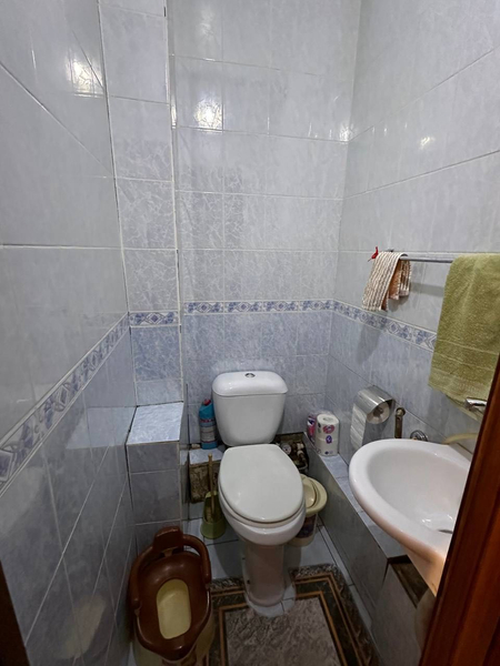Продаётся квартира Айбек метро 3/9/9