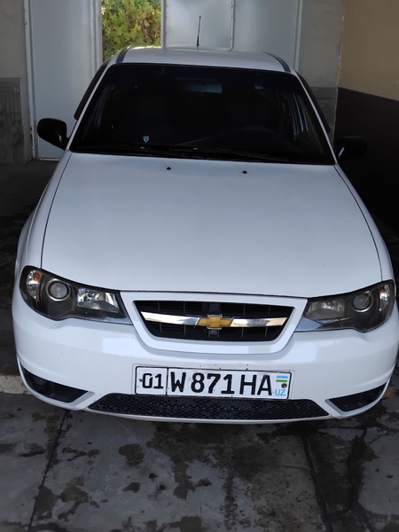 nexia 2 sotiladi 2008 yil oq rang