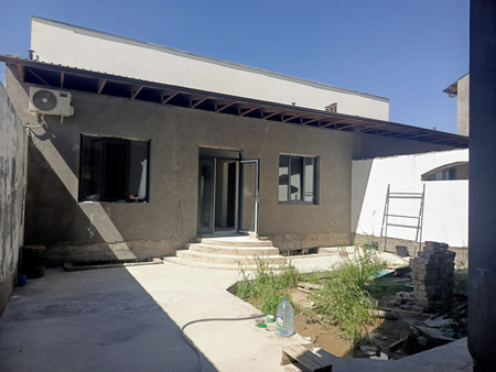 Mexnat Qizgaldoq uchaska 2.5 sotix 8 xona