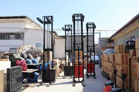 полЭлектрический Штабелер  HELLI pol elektr shtablyor kara 1.5 tonna