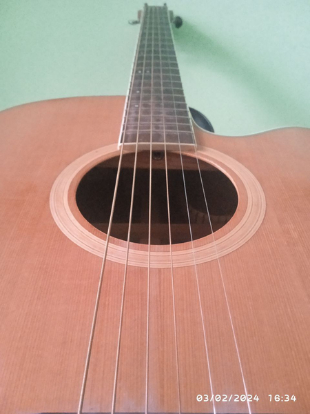 Getara akustik guitar acustic