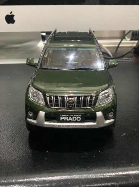 Модель 1:18 Toyota Prado