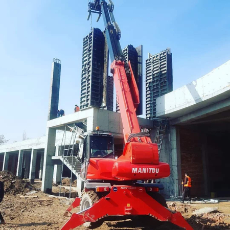 MANITOU телескопический погрузчик
