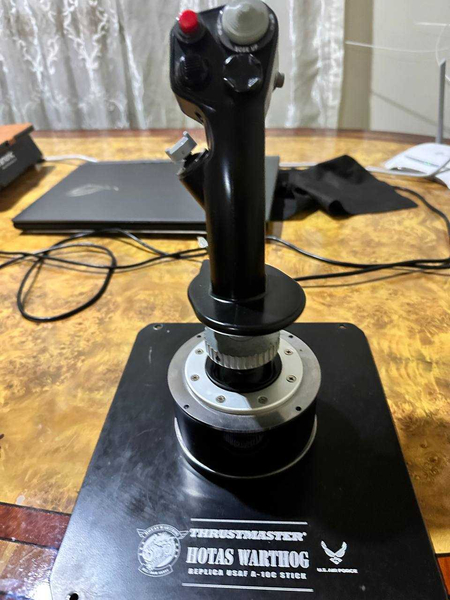 ЛЕТНЫЙ ДЖОЙСТИК Thrustmaster Hotas Warthog