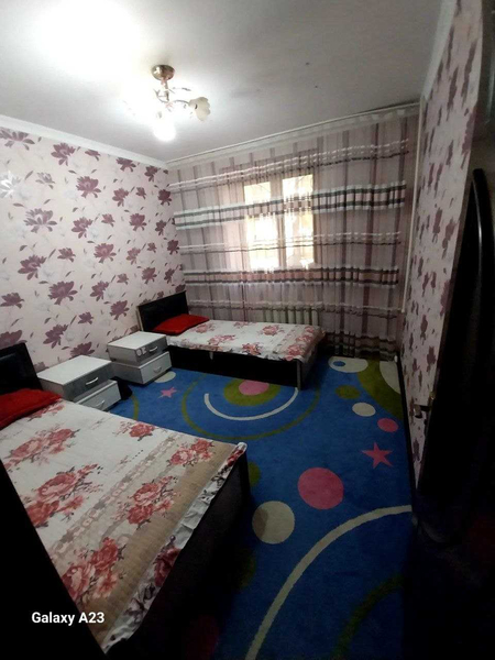 Алайский базар  4х комн 3эт 4эт дом кирпич 2х6
