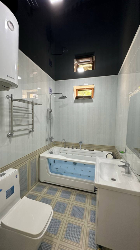 Продаю свою 4 комнатную квартиру на 2 этаже площадью 123 кв.м.